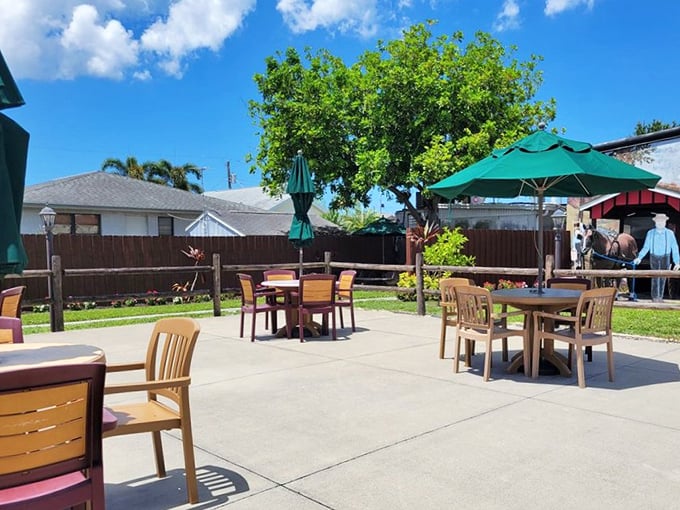 Florida sunshine meets Amish hospitality on this outdoor patio—a perfect spot to contemplate ordering that second slice of pie.