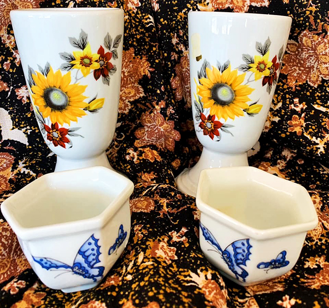 Vintage ceramics with sunflower charm and butterfly whimsy—the kind of finds that make your morning coffee taste mysteriously better.