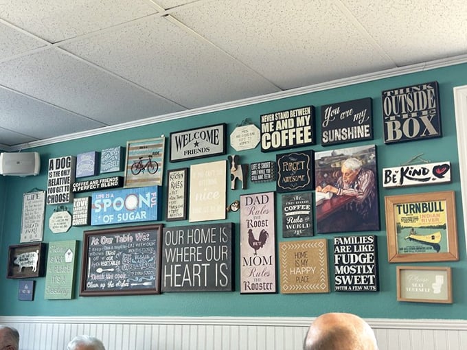 Wall decor that speaks fluent "home" – where coffee wisdom meets rooster art in perfect harmony.