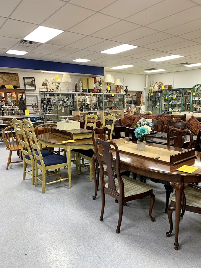 Dining table diplomacy – where Queen Anne legs meet farmhouse chic in an alliance of affordable elegance ready for your next dinner party.