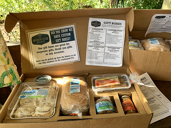 Gift boxes that solve the "what to bring" dilemma with curated Amish country treasures. Homemade happiness, ready for shipping nationwide.