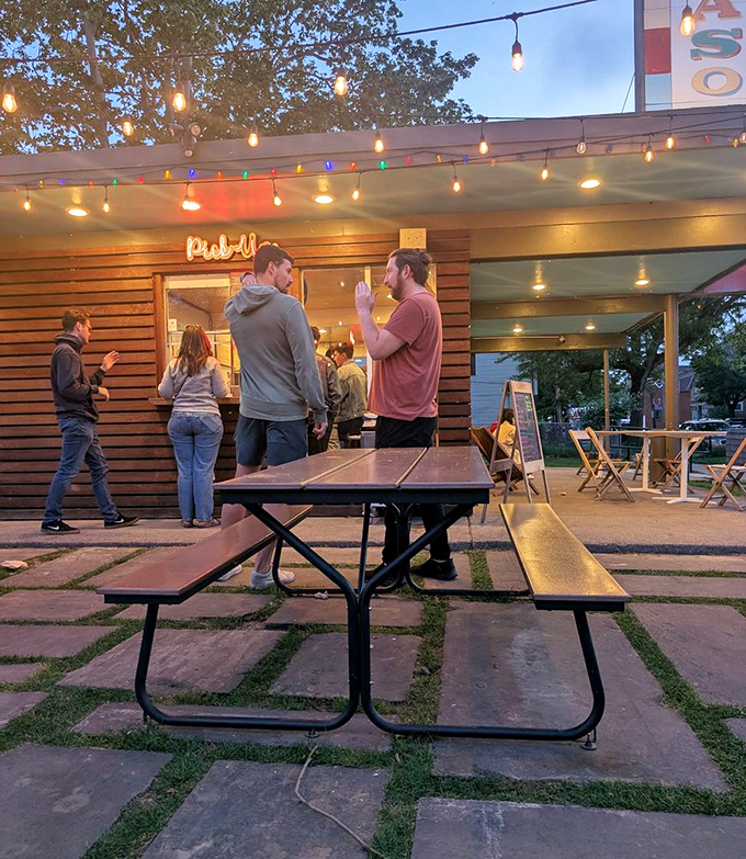 As evening falls, Mason's transforms into a neighborhood gathering spot. Those string lights aren't just decoration—they're setting the stage for memory-making.