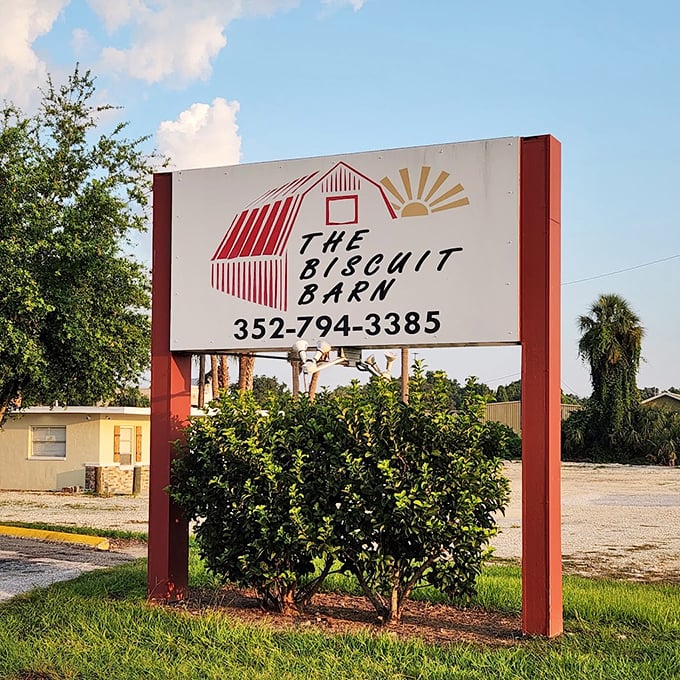 The sign stands tall, a sentry guarding Crystal River's breakfast treasure. Simple, straightforward, and promising delicious things inside.