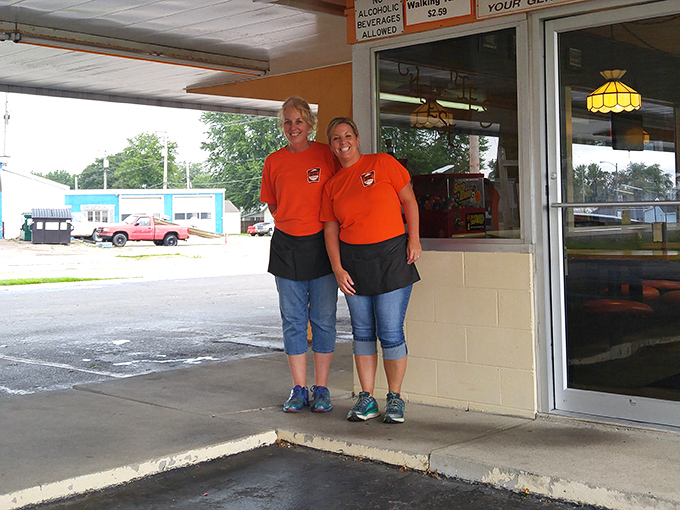 The staff in their bright orange shirts aren't just employees—they're keepers of a culinary tradition, guardians of a flavor that defines summer for countless Ohioans.