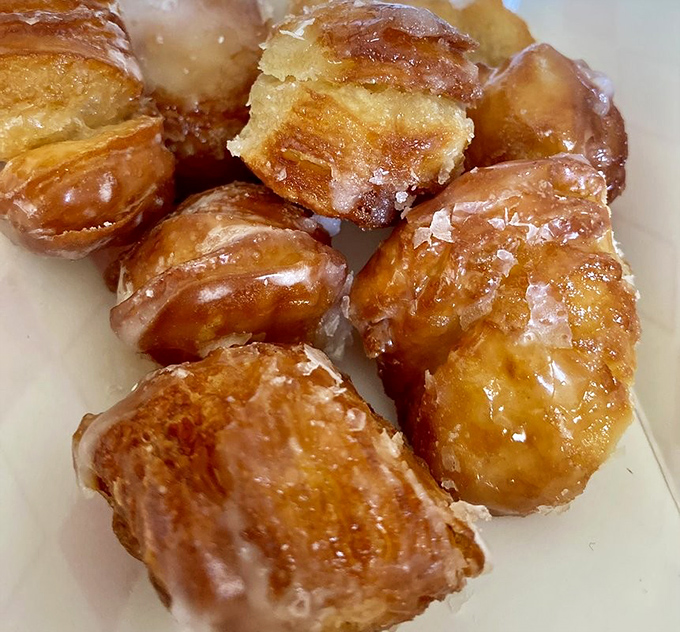 Golden, glazed, and dangerously addictive. These croissant donut holes combine the best of French pastry with American indulgence—a multinational treaty of deliciousness.