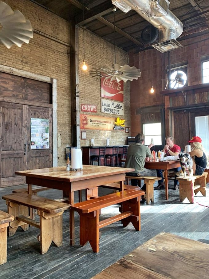 Picnic tables and bench seating – because barbecue this good deserves to be eaten family-style. No white tablecloths needed when you have flavor this authentic
