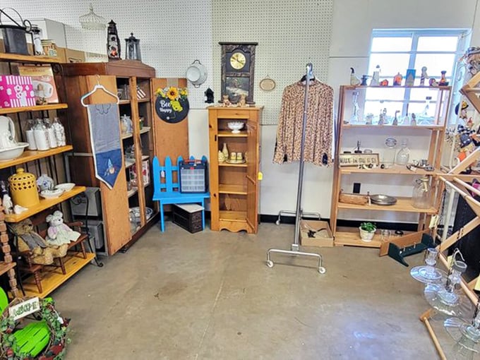 Curated chaos at its finest! This booth showcases everything from vintage clocks to retro clothing—like your coolest relative's attic, but priced to sell.