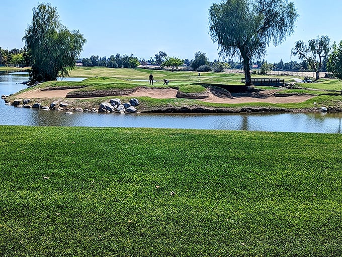 The Links at Riverlakes Ranch presents golfers with water hazards and pristine greens, challenging players without the intimidating price tags of resort courses.