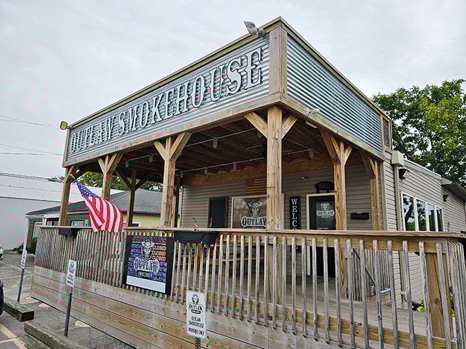 Outlaw Smokehouse offers barbecue worth breaking your diet for—because what's the point of retirement if you can't occasionally rebel?