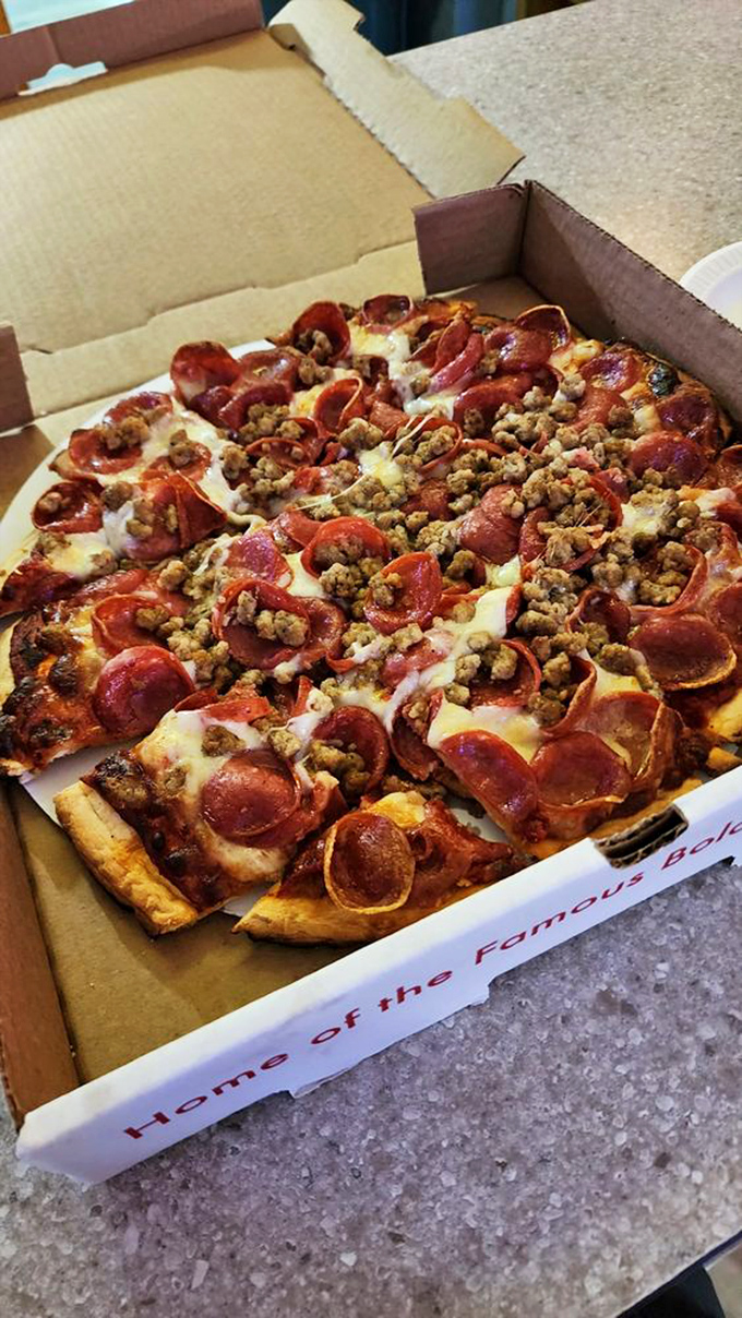 Even the pizza pays homage to the star ingredient—a meat lover's dream topped with the tavern's famous bologna.