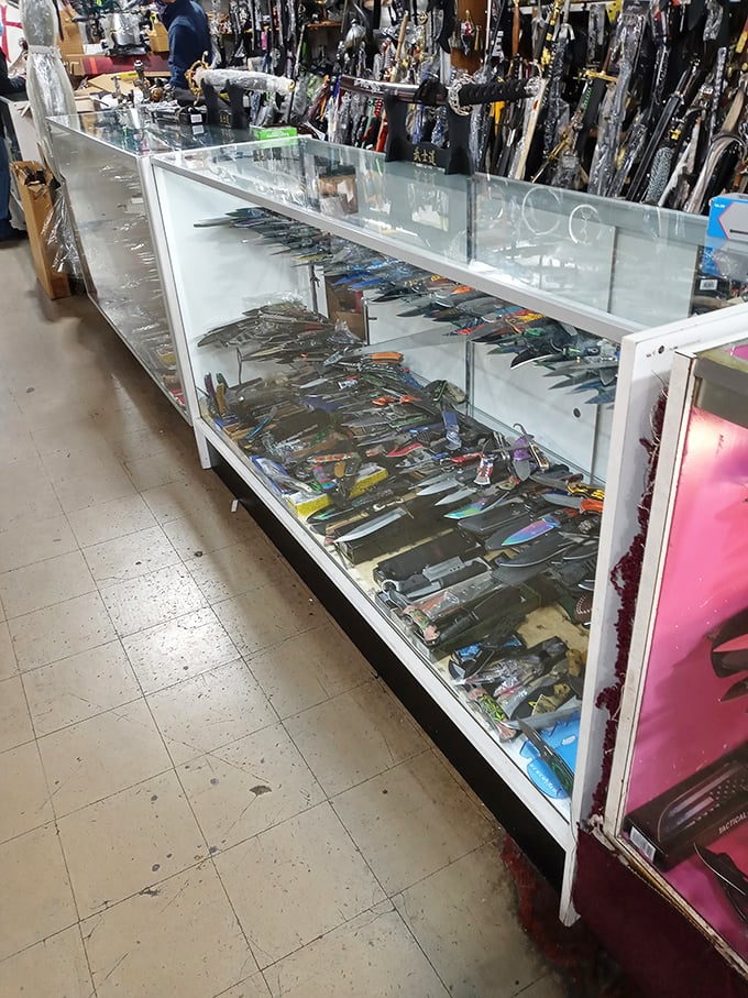 The knife display case—where outdoor enthusiasts, collectors, and people who just really hate difficult packaging find common ground.