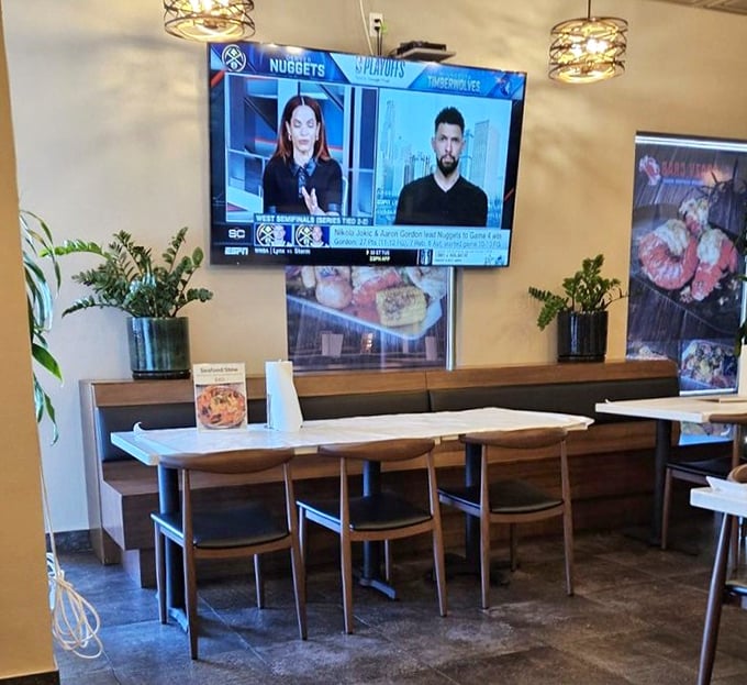 Sports on TV and seafood on the table – some combinations are simply meant to be.