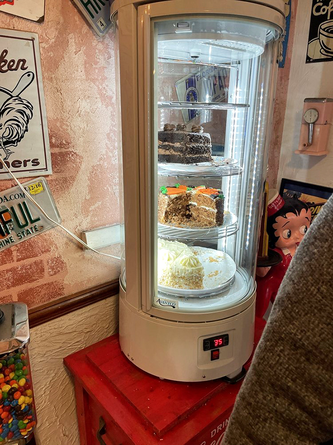 A rotating display of homemade cakes that makes even the most committed "I'll-just-have-coffee" diner reconsider their life choices.