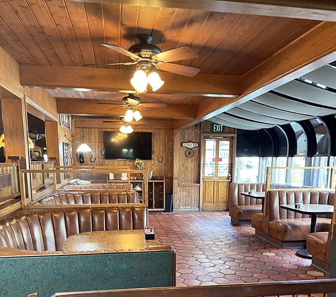 The dining room layout creates pockets of intimacy in a shared space – the restaurant equivalent of a warm hug.