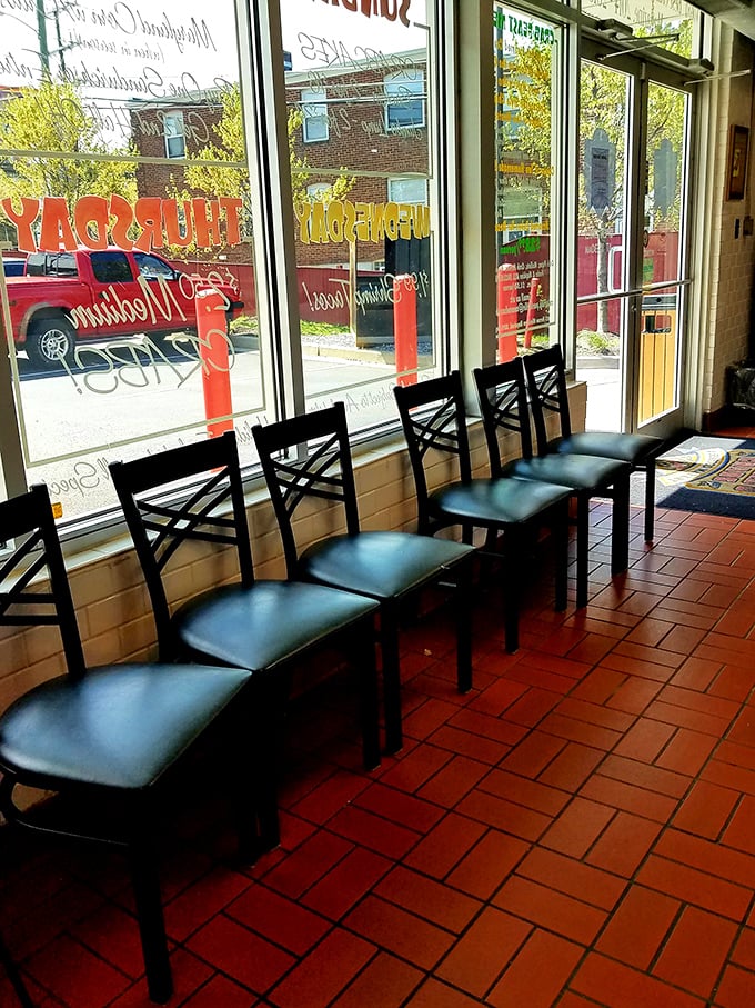 The waiting area – where anticipation builds and the aroma of steamed crabs makes those few minutes feel like delicious torture.