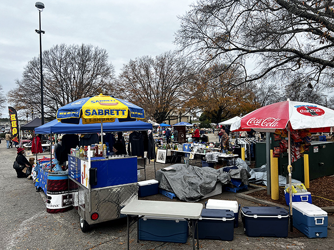 Sabrett hot dog stands fuel serious shoppers. Nothing tastes better than a classic dog with mustard when you're three hours into bargain hunting.