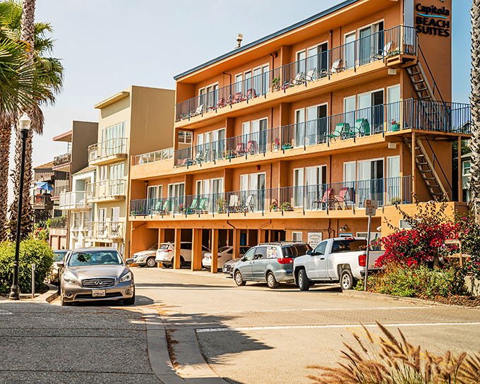 Capitola Beach Suites promises ocean views with your morning coffee – the California dream in apartment form.