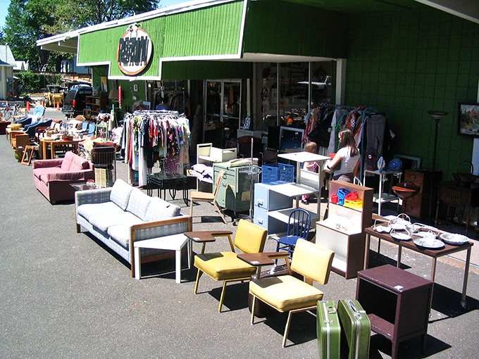 RERUN's outdoor overflow—proof that even Portland's sunshine occasionally cooperates with the serious business of treasure hunting.