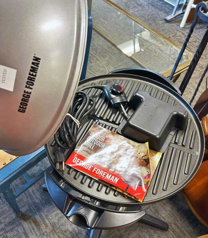 A George Foreman grill that knocked out grease long before millennials discovered air fryers and nutrition podcasts.