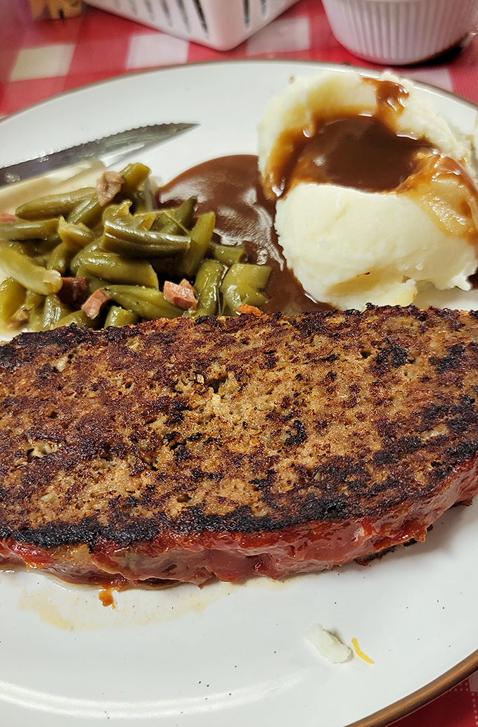 Meatloaf that would make your grandmother both proud and jealous. Served with green beans that haven't forgotten their Southern roots.