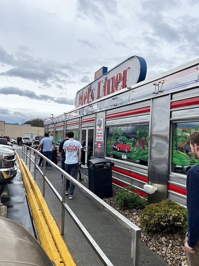 The line outside isn't just waiting for tables – they're queuing up for a taste of nostalgia that no modern restaurant can quite replicate.