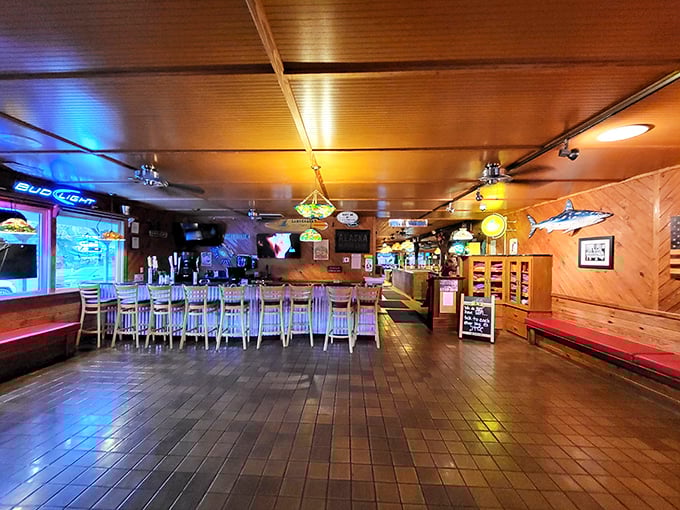 Where seafood lovers gather before the feast—the anticipation in this waiting area is almost as delicious as the meal itself.