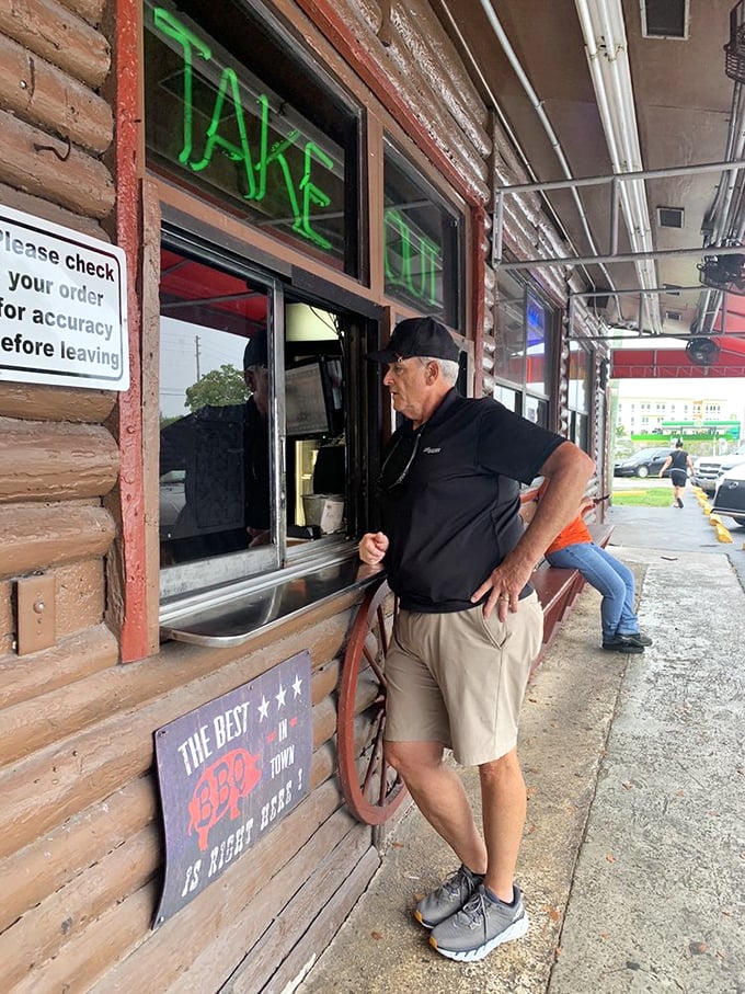 The take-out window: for when you need your barbecue fix but your shirt is too nice to risk the inevitable sauce splatter.