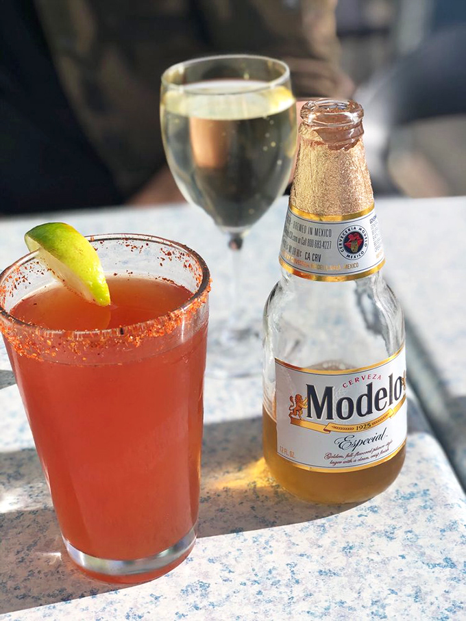 Coastal cocktails and cold beer—the perfect companions for seafood feasting. That michelada is practically begging for a selfie.