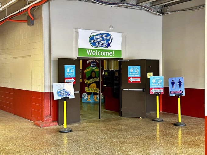 "America's Pop Culture Museum from the Factory Floor" – the entrance promises exactly what awaits inside: organized chaos of the most delightful kind.
