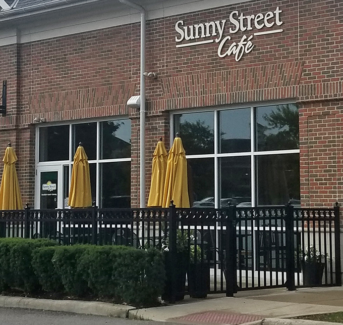 Fair-weather friends can enjoy alfresco dining under those cheerful yellow umbrellas—breakfast with a side of sunshine.