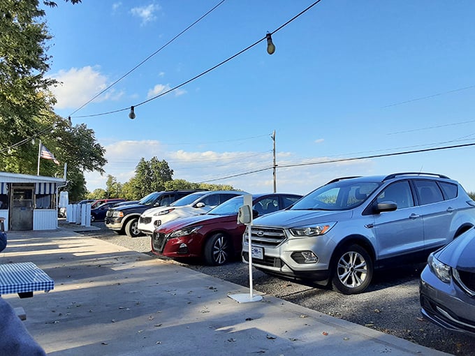 The packed parking lot tells the story – when locals and road-trippers alike are willing to wait, you know you've found something special.