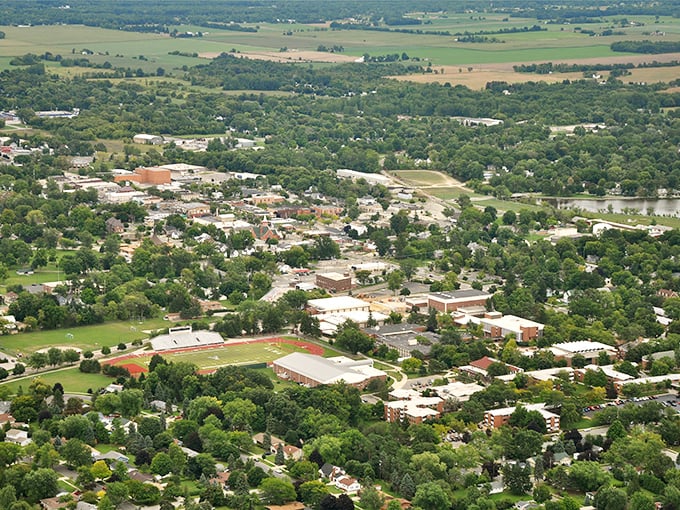 From above, Alma reveals itself as a perfect patchwork of town and country. Small enough to know your neighbors, big enough to hide from them when necessary.