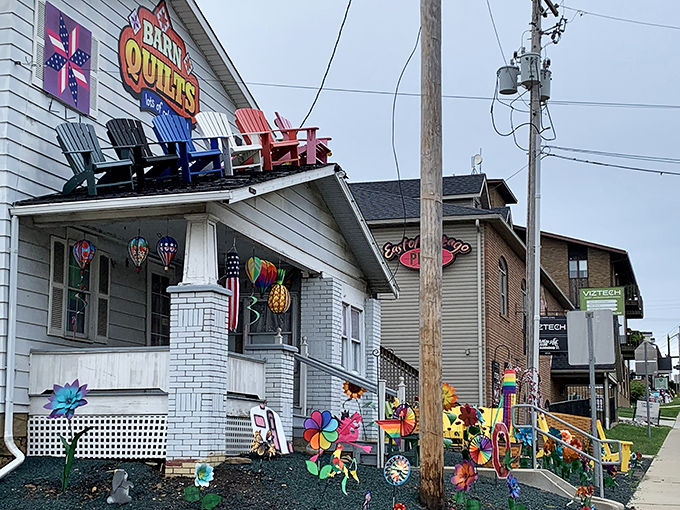 Barn Quilts shop – where the colorful exterior hints at the vibrant flavors waiting throughout this unassuming culinary capital of Ohio's Amish Country.
