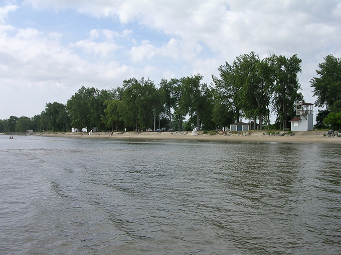 The gentle meeting of land and water creates a perfect shoreline retreat. Lake Erie's beach front property—where everyone gets to be a temporary millionaire.