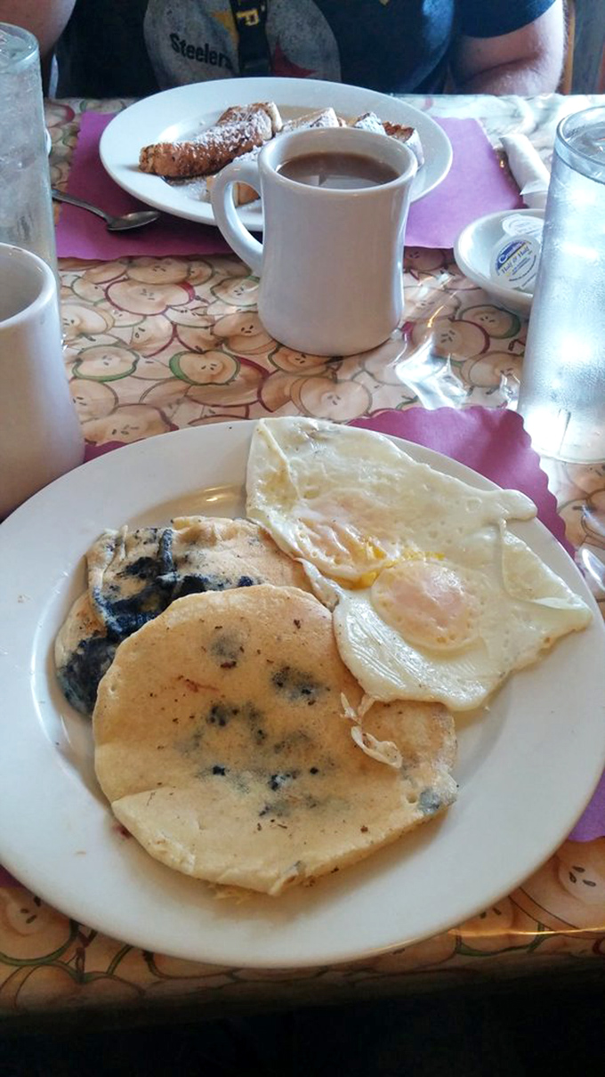 Blueberry pancakes and eggs – a classic combination that never goes out of style.