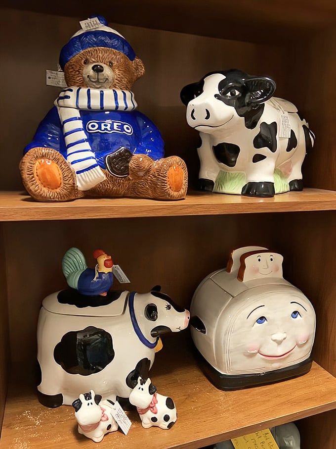 Cookie jars with personality! These ceramic characters—from Oreo bears to smiling cows—were once the guardians of America's favorite treats.