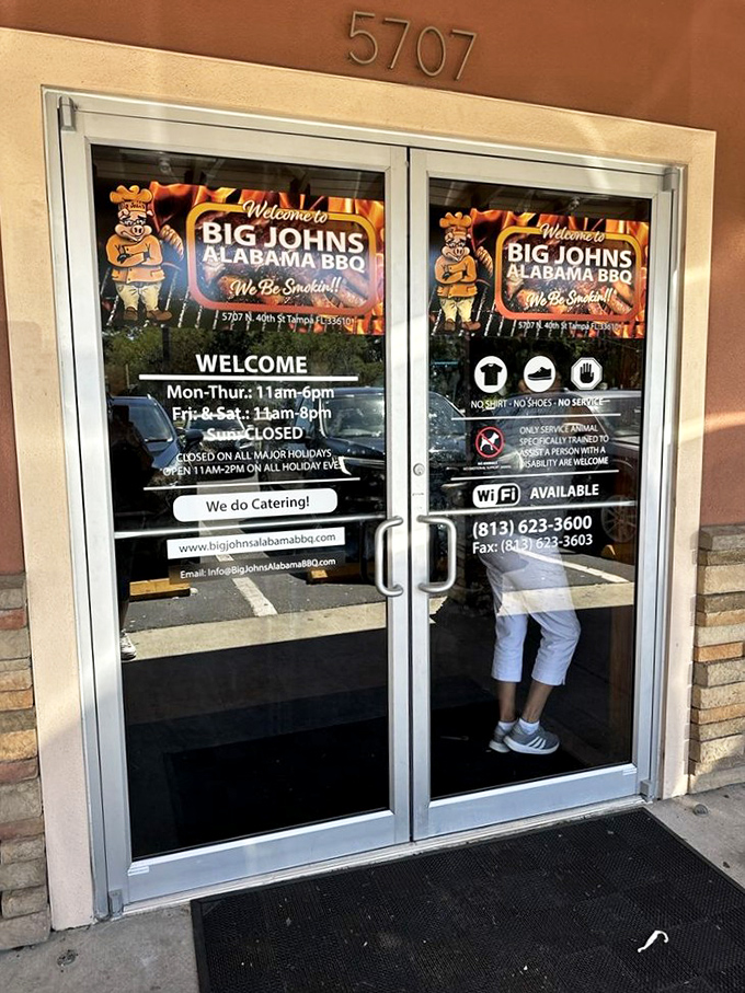 The entrance to flavor town has never looked so promising. That "We Be Smokin'" sign isn't just a slogan—it's a solemn vow.