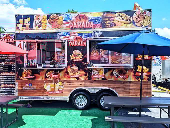 La Parada's flame-kissed creations prove that the best Florida dining experiences sometimes come with wheels and picnic tables.