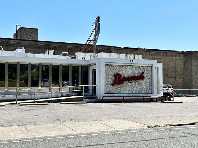 In daylight, the Llanerch reveals its mid-century charm, standing ready to welcome hungry patrons from dawn till late night.