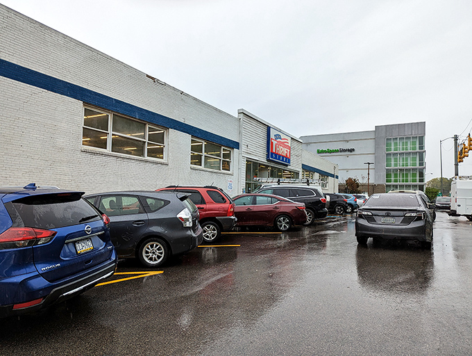 Even on rainy days, the parking lot fills early—a testament to the magnetic pull of Pennsylvania's favorite bargain hunting grounds.
