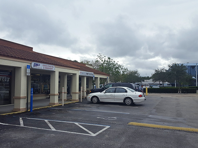 Plenty of parking means you can browse leisurely without watching the clock or meter.