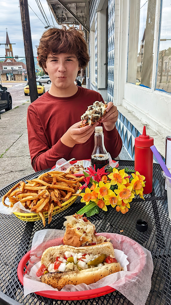 Sometimes the best dining experiences happen in the most charmingly unexpected outdoor spaces available.