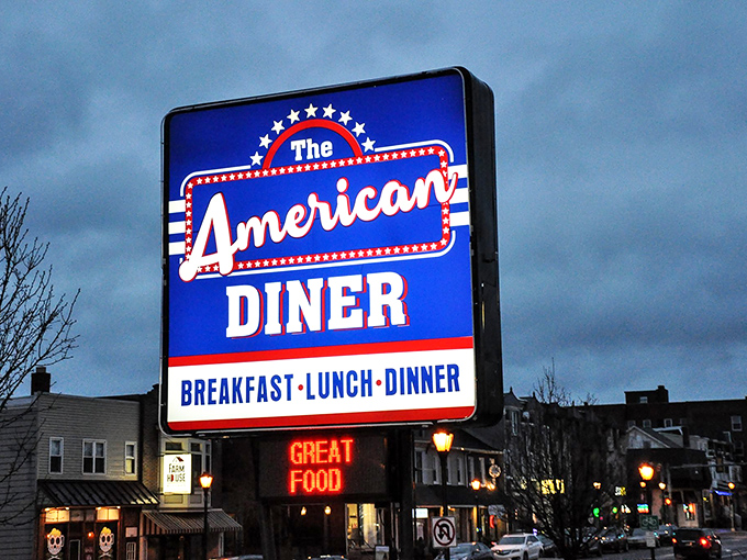 "GREAT FOOD" in red neon below the iconic sign—sometimes truth in advertising is refreshingly straightforward.