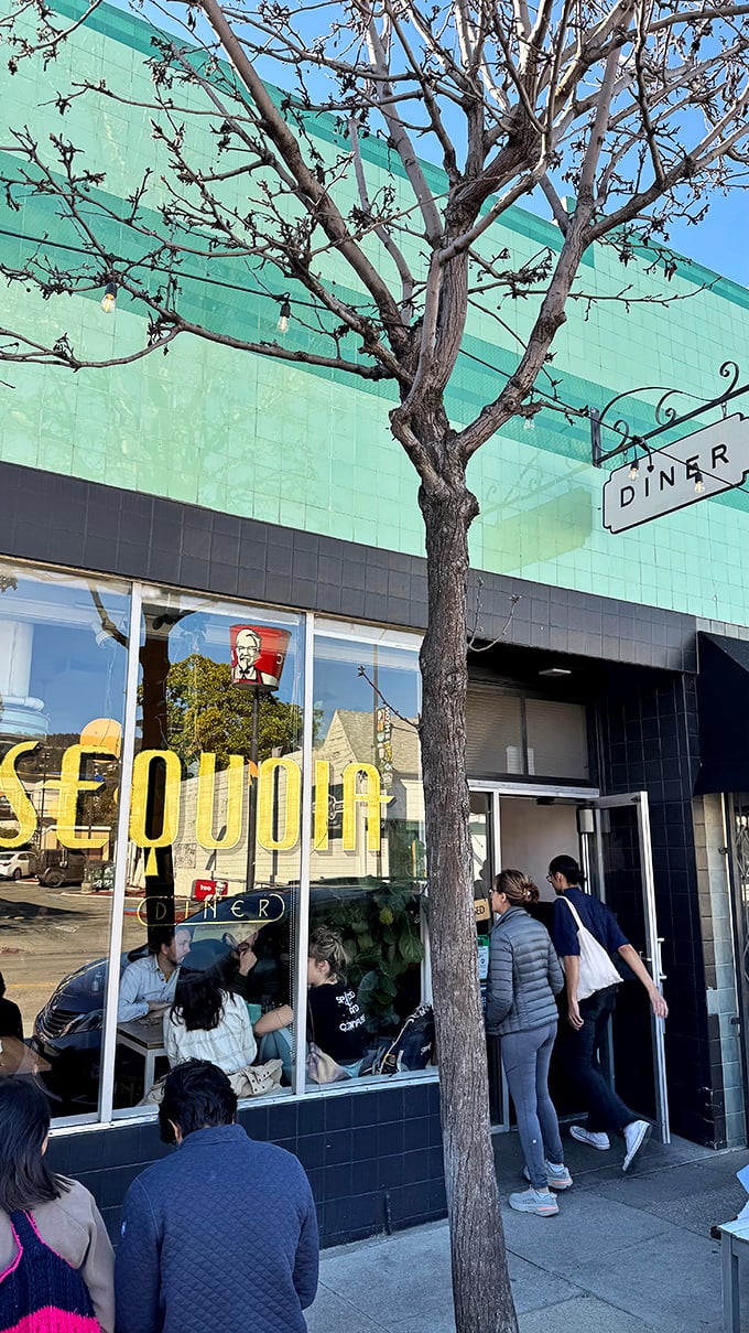 The weekend wait is a small price to pay for breakfast enlightenment. These people know something you should know too.