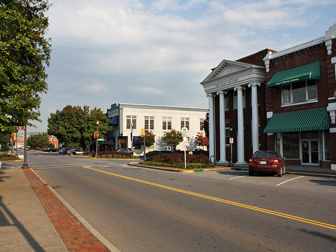 Kingsport's historic downtown looks like it was plucked straight from a Norman Rockwell painting, complete with classic columns and small-town charm.