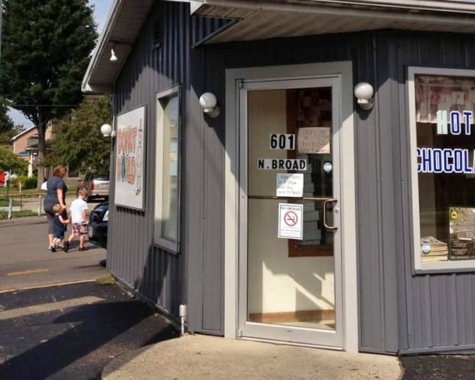 Simple storefront, extraordinary donuts – Donut World proves the best things come in humble packages.