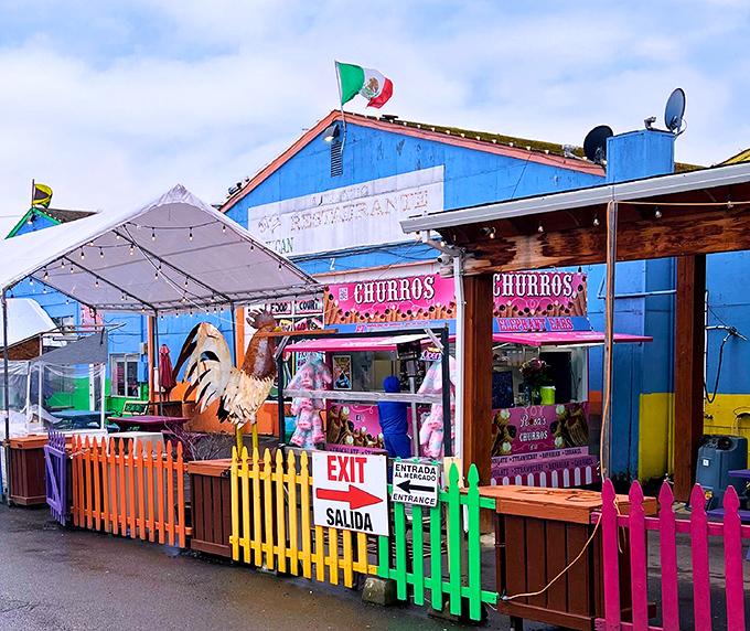 Churros and shopping – a match made in heaven! This vibrant Mexican marketplace brings the fiesta to Hillsboro.