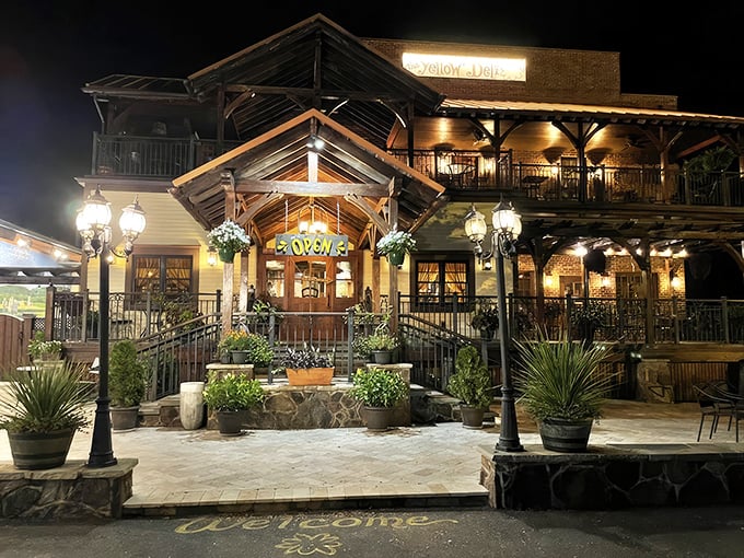 At night, the Yellow Deli transforms into a fairy tale setting that makes waiting for a sandwich feel like the beginning of an adventure.