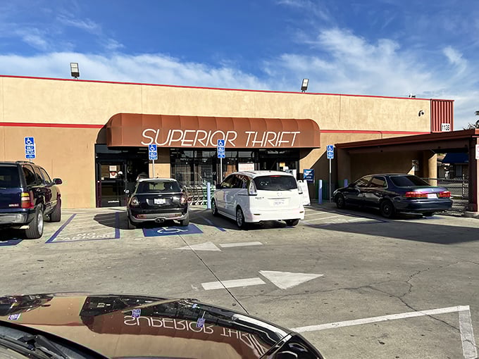 Blue skies and bargain hunters – the perfect California combination. This thrift store entrance is the gateway to secondhand paradise.