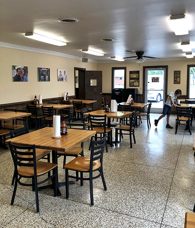 Simplicity reigns in this no-frills dining room where the focus stays squarely where it belongs—on the spectacular pork that's about to grace your table.